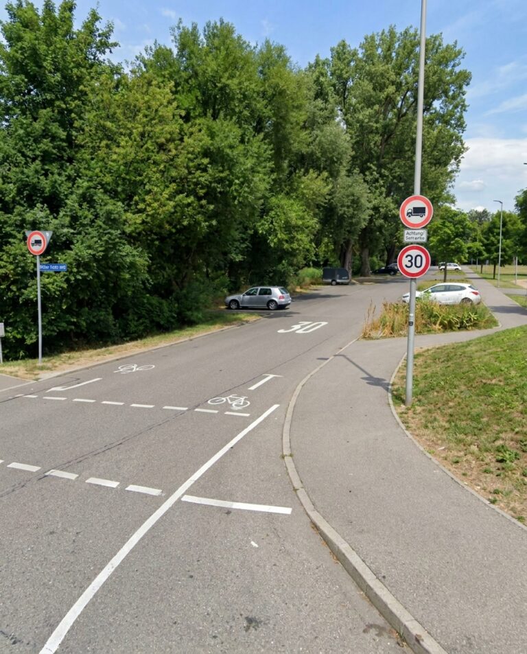 Meisje van 20 maanden levenloos in hete auto gevonden. Iedereen schrikt ...
